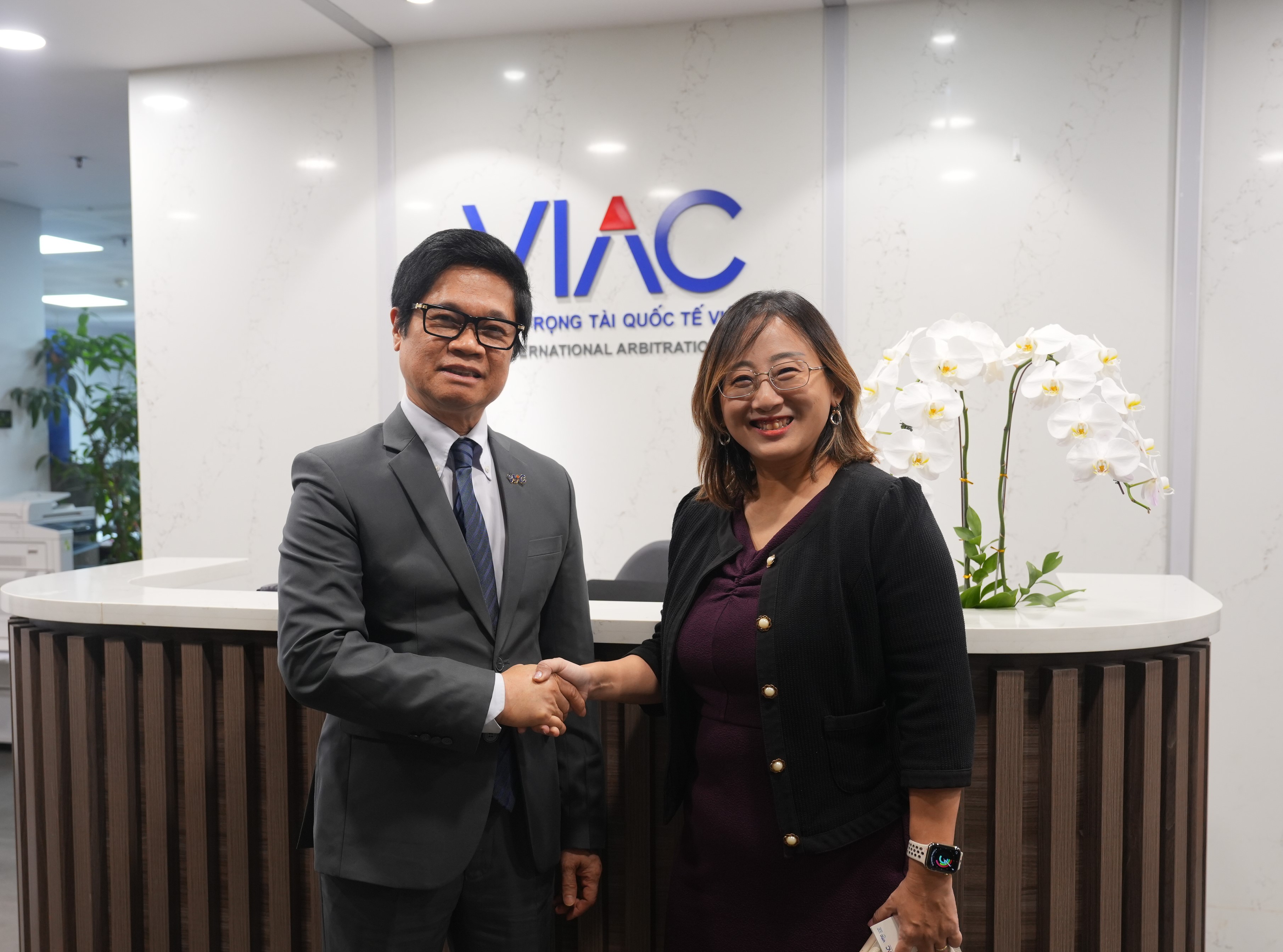 Đại diện VIAC và VMC tiếp và làm việc với đoàn đại biểu Singapore ...